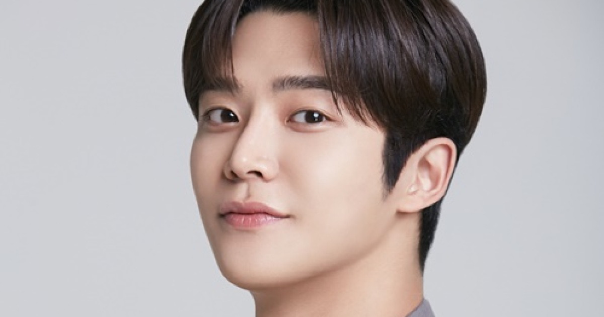 SF9 로운, 아이돌 밴드 오디션 프로그램 MC 발탁