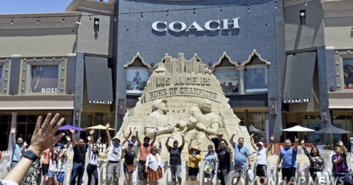 Citadel Outlets Unveils North America's Largest Sand Sculpture "Los ...