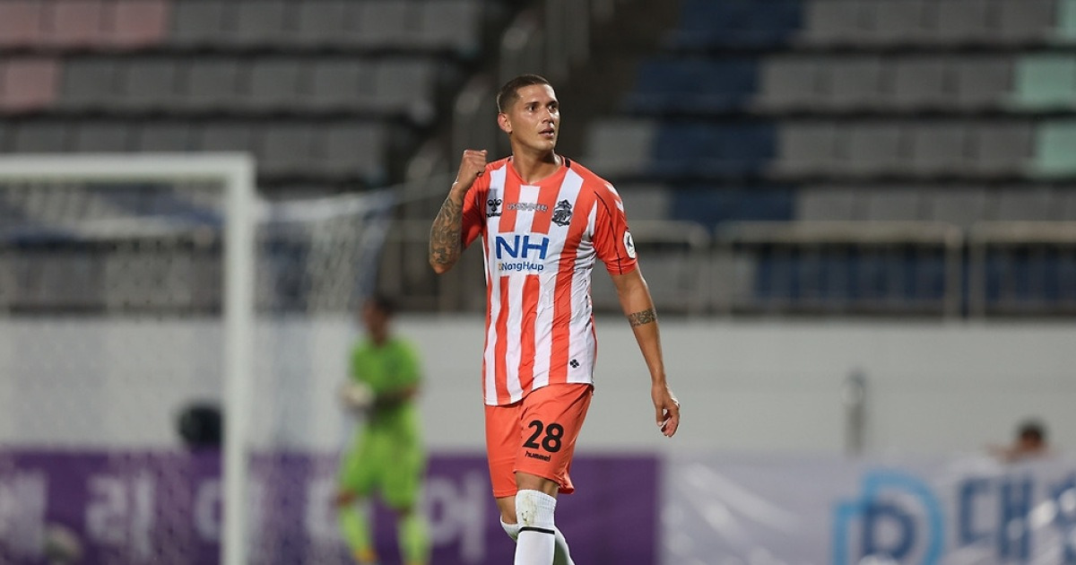 멀티골로 득점 선두 되찾은 경남 티아고, K리그2 29R MVP