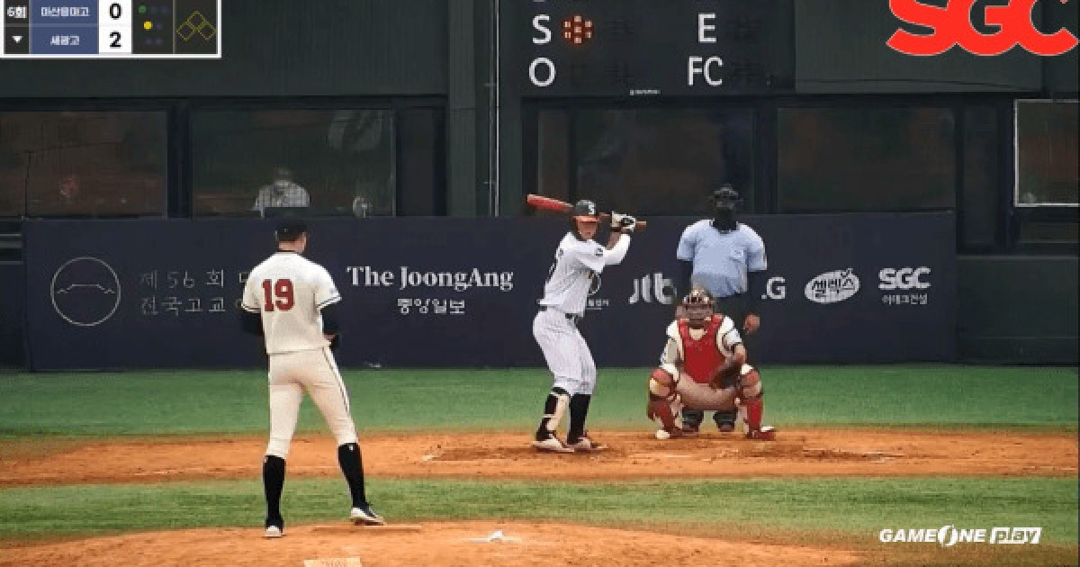 '내년 최대어?' 벌써 156km를 찍은 고등학교 2학년 투수.gif | 미친야구