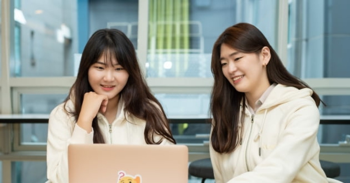 20대들의 의기투합..SKY·KAIST까지 사로잡았다 [긱스]