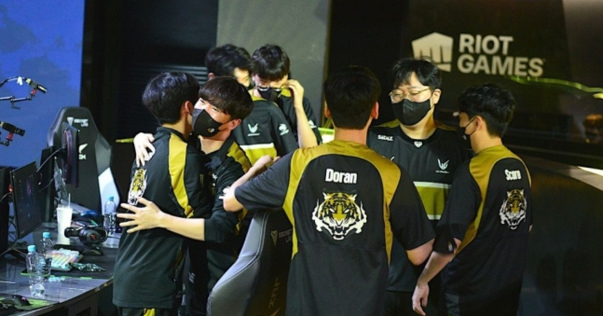 스프링 이어 서머도 '양강 체제'.. 젠지-T1, PO 2R 직행 [LCK 리뷰]