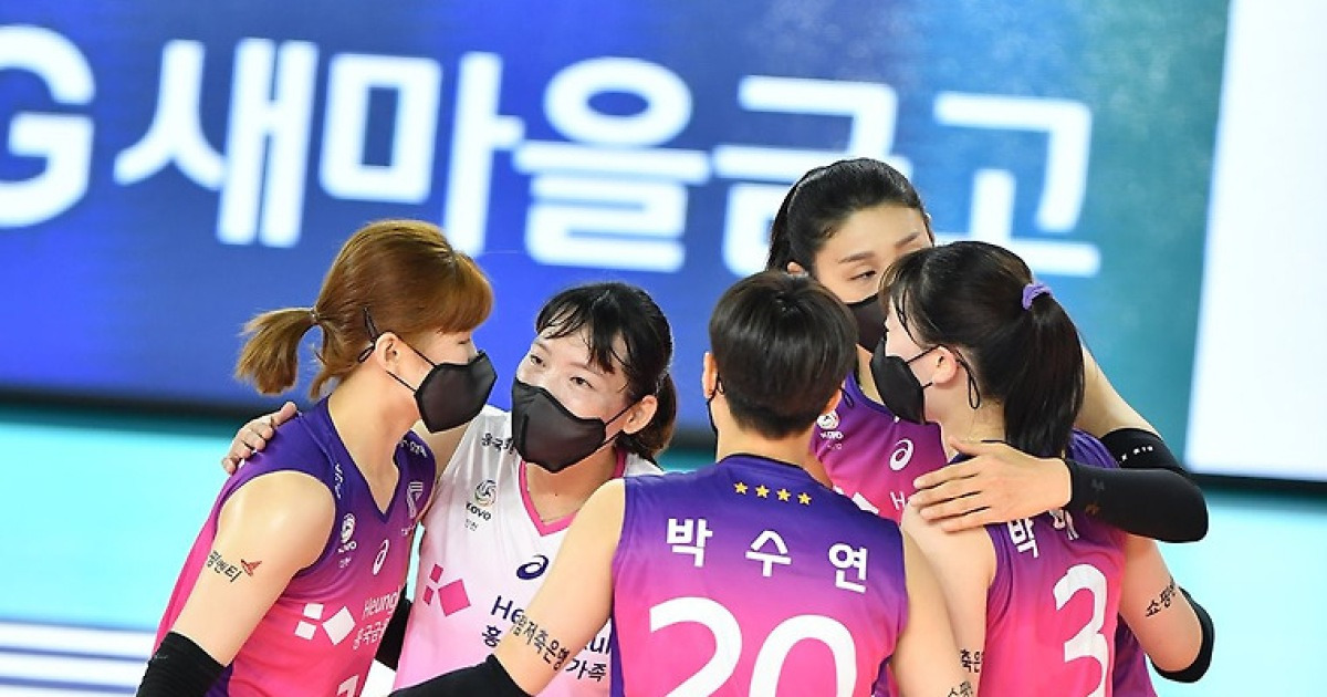 [KOVO컵 리뷰] '김연경 복귀전 맹활약' 흥국생명, IBK에 3-1 승.. 대회 첫 승