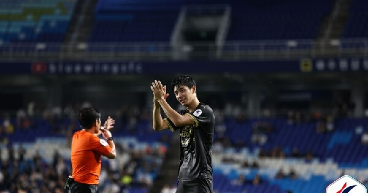 '강등권 대첩서 멀티골' 수원 전진우, K리그1 28R MVP