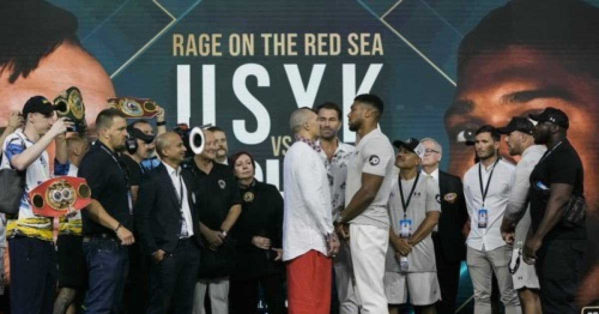 APTOPIX Saudi Arabia Joshua Usyk Boxing