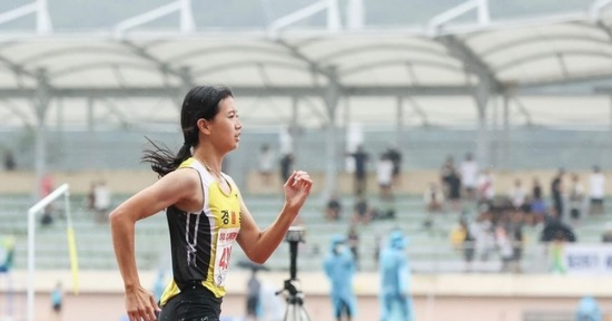 상주 출신 신가영 선수 추계전국 중·고등학교 육상경기대회서 100m, 200m 2관왕