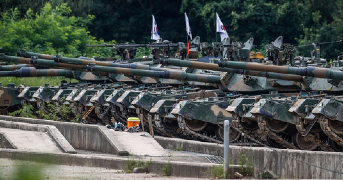 대기하는 K1A2 전차