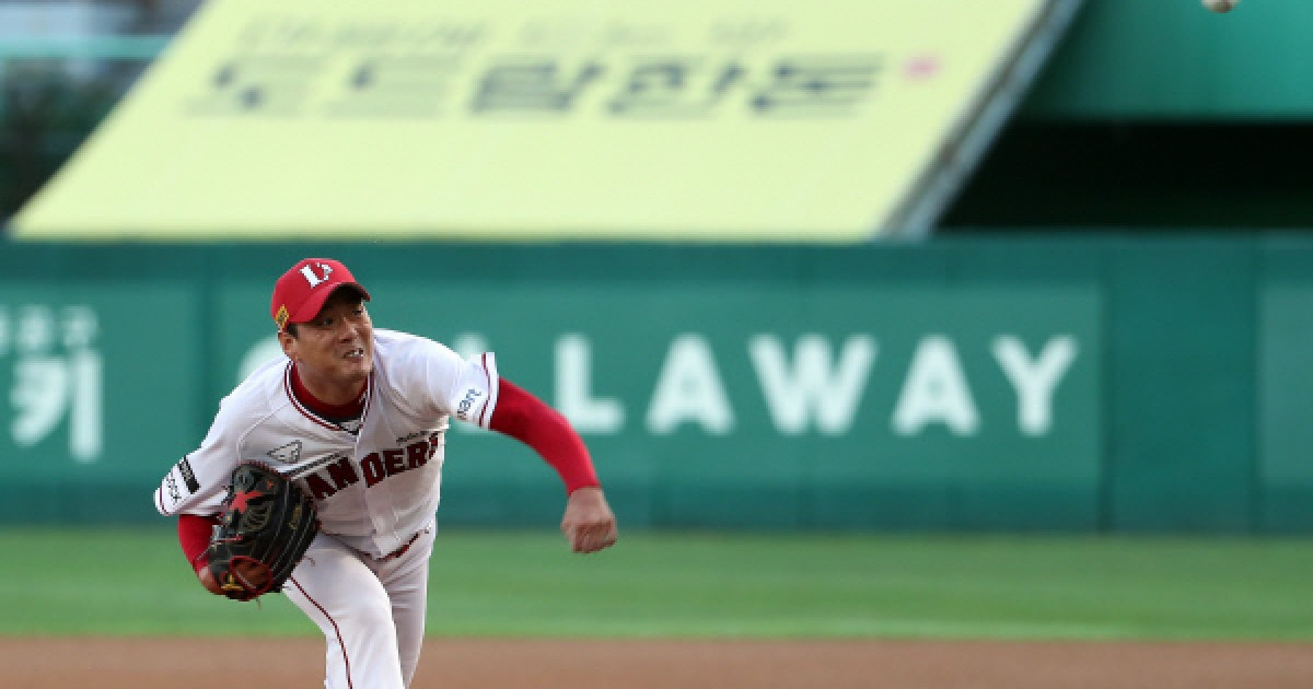 김광현, KBO 통상 17번째로 1,800 이닝을 달성[스경포토]
