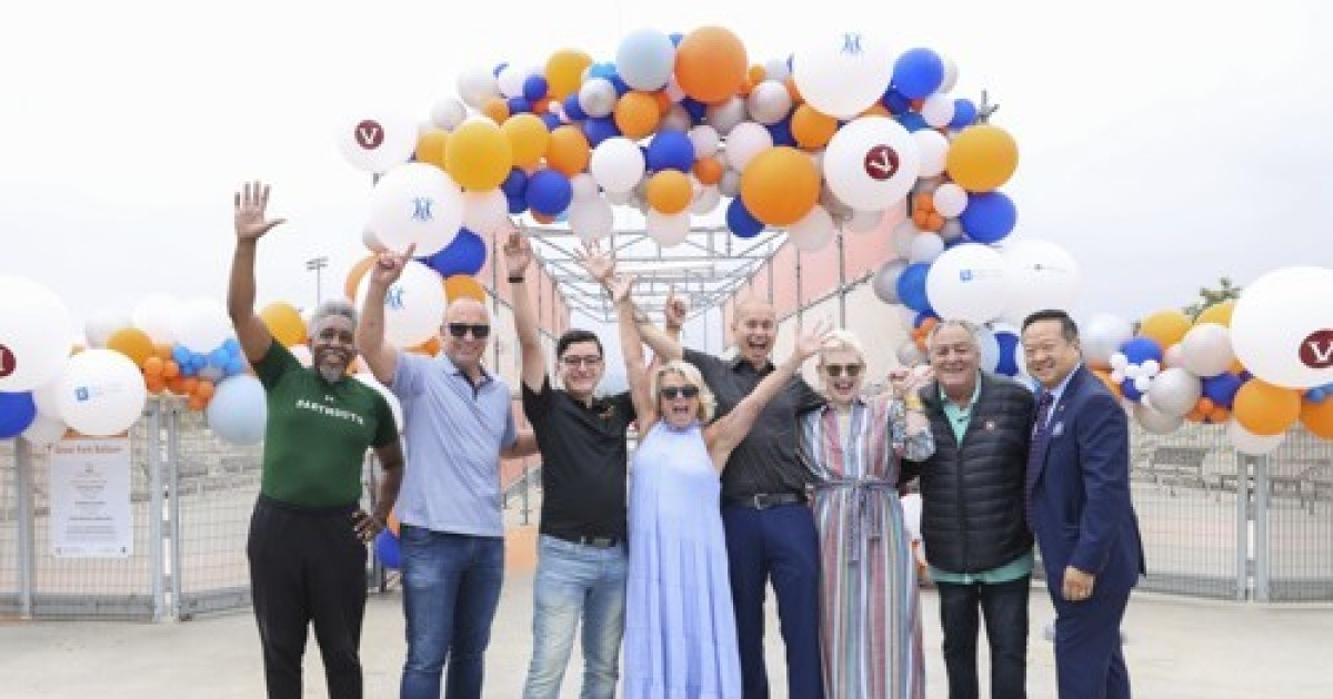 Lennar Foundation Cancer Center Opening Day with Great Park Balloon Ride