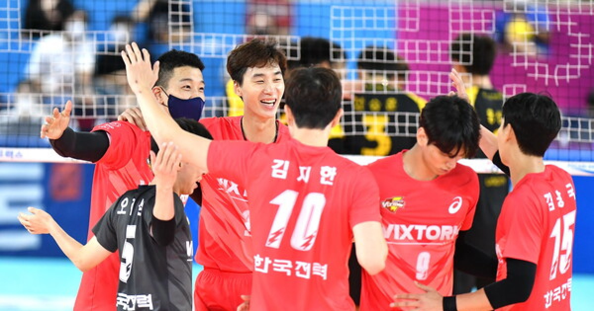 '빛난 신구조화' 김지한-박철우 폭발 한전, 장기전 끝 KB 3-1 제압.. 준결승 진출[KOVO컵]