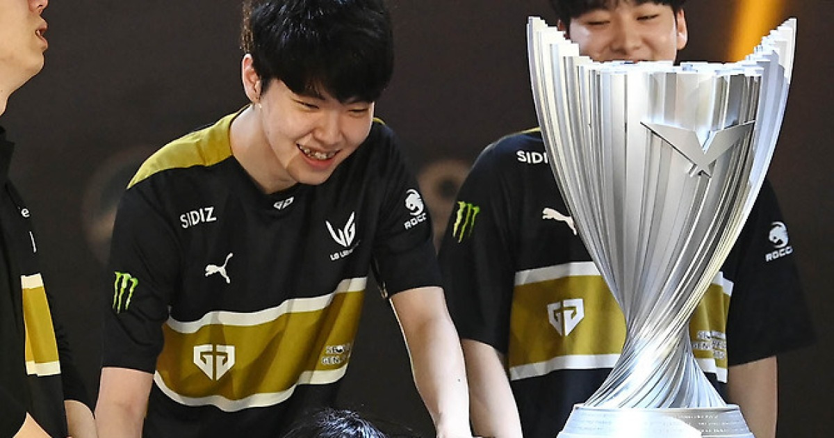 LCK 무관 설움 푼 '룰러' 박재혁의 뜨거운 눈물[엑's HD화보]