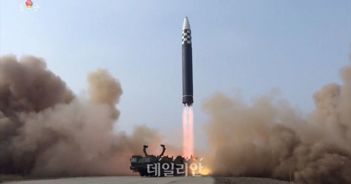 軍 "北, 신형 ICBM·SRBM 발사 준비 지속"