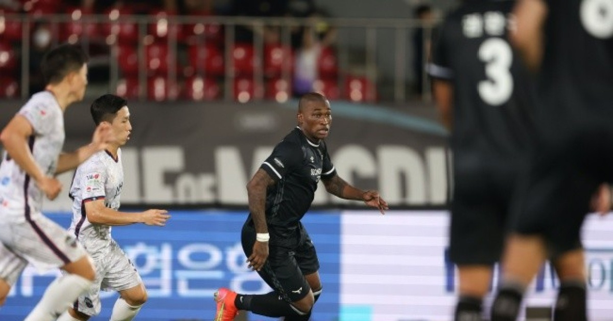 '결승골' 팔라시오스, K리그1 23R 순연경기 MVP..K리그2는 유강현