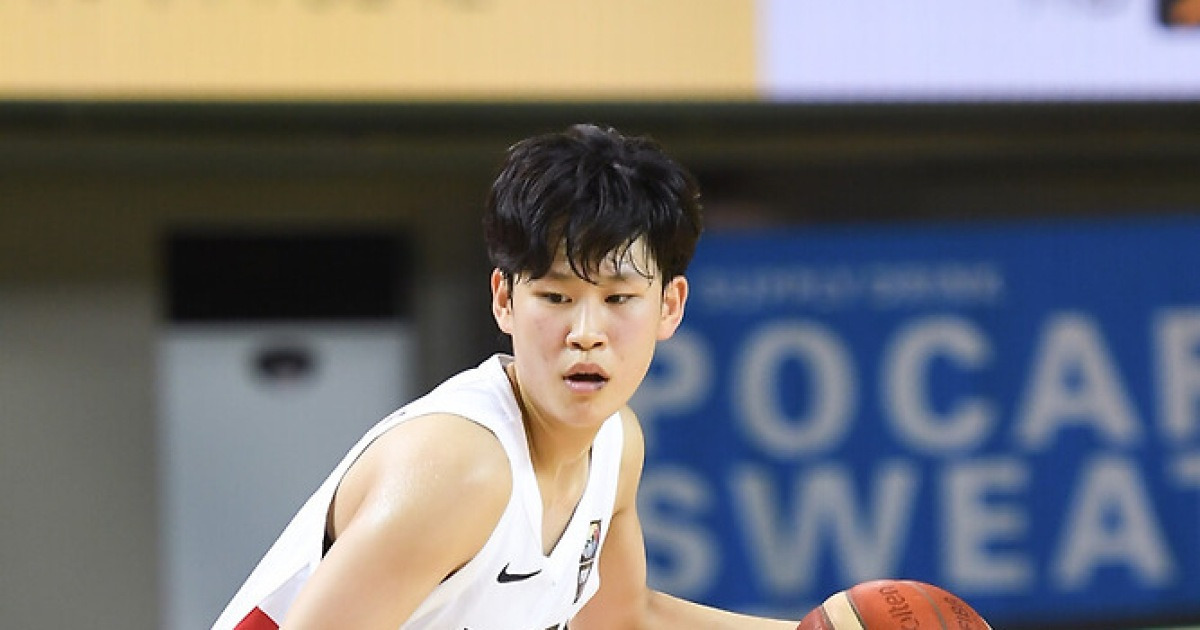 [22박신자컵] "독보적이다" WKBL 사령탑 사로잡은 U18 대표팀 박진영