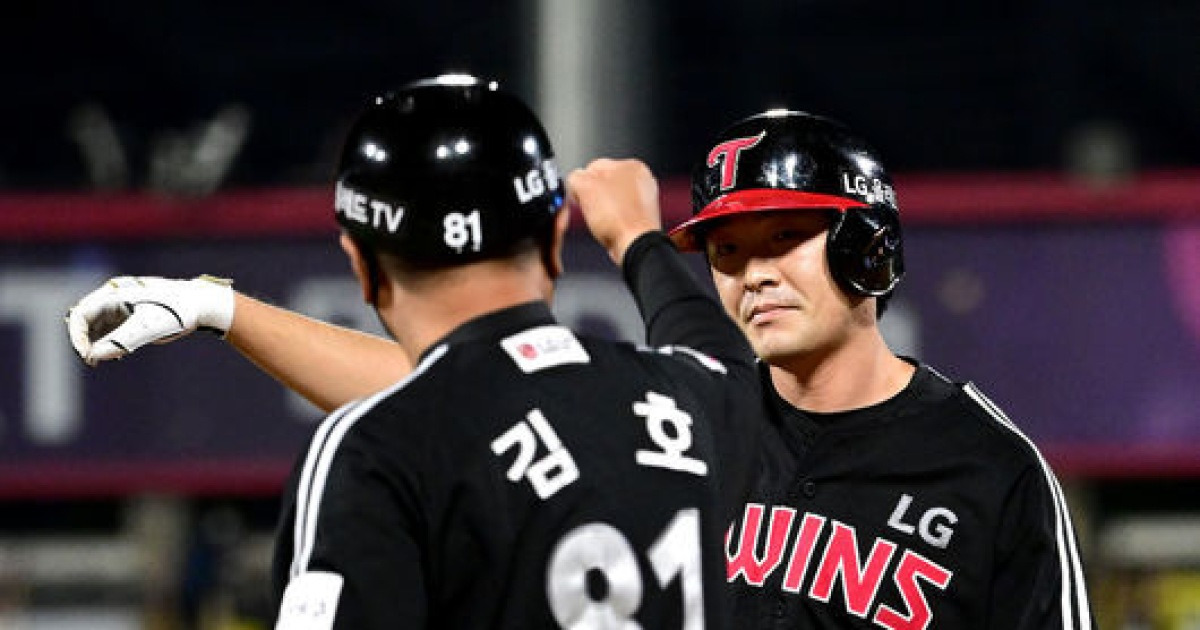 '이형종 9회 극적 역전타' LG, KT 꺾고 5연승..SSG 5G차 추격 [수원 리뷰]