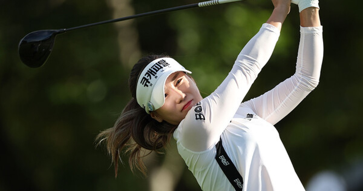 '10언더파 코스레코드 타이' 황정미, 단독1위로 첫 우승에 성큼 [KLPGA KG·이데일리 오픈]