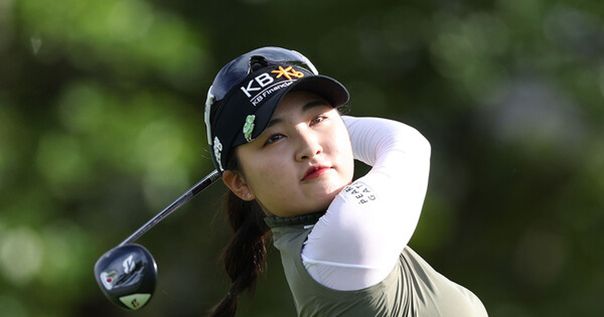 '루키 우승 기대' 이예원 "긴장감 내려놓고, 자신 있게 공격 할래요" [KLPGA KG·이데일리 오픈]