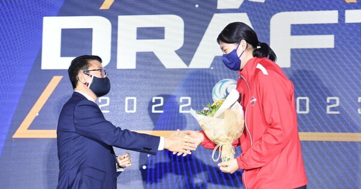 '1R 1순위 페퍼행' 어르헝, V리그 역대 최장신 '194.5cm' 미들블로커가 뜬다[V리그 신인지명]