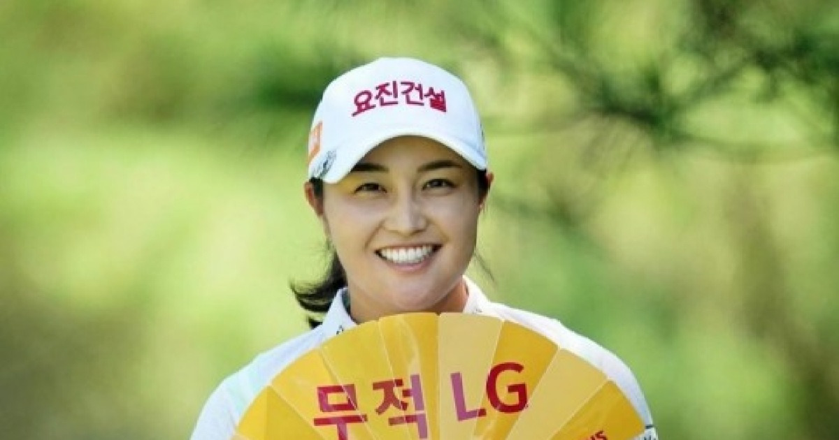 LG 트윈스, 6일 프로골퍼 서연정, 김해림 프로-7일 KBO 리그 40인 레전드 이병규 전코치 승리기원 시구