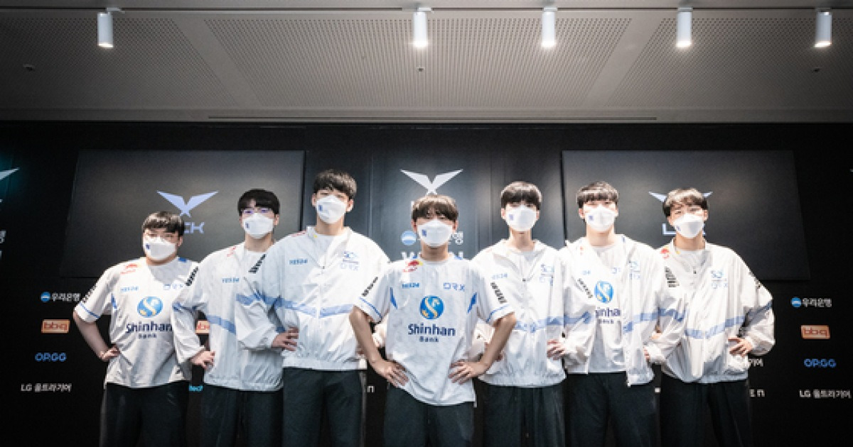 DRX, e스포츠단 첫 코스닥 상장 추진..2024년 목표