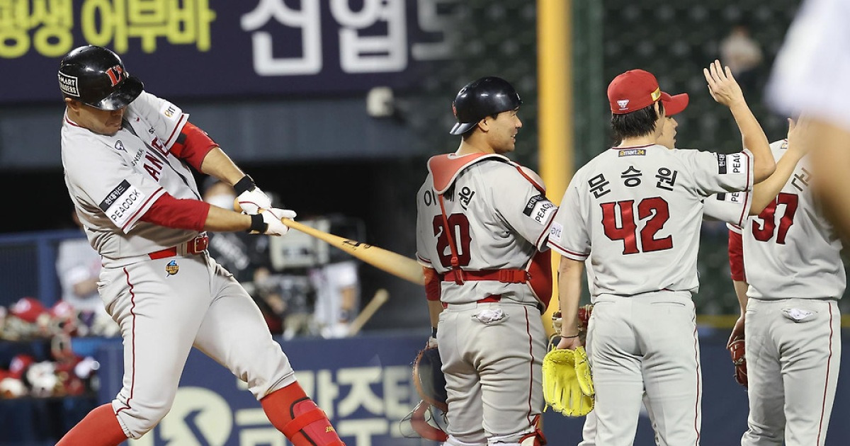 미리보는 KS..'홈런 3방' 선두 SSG 기선제압