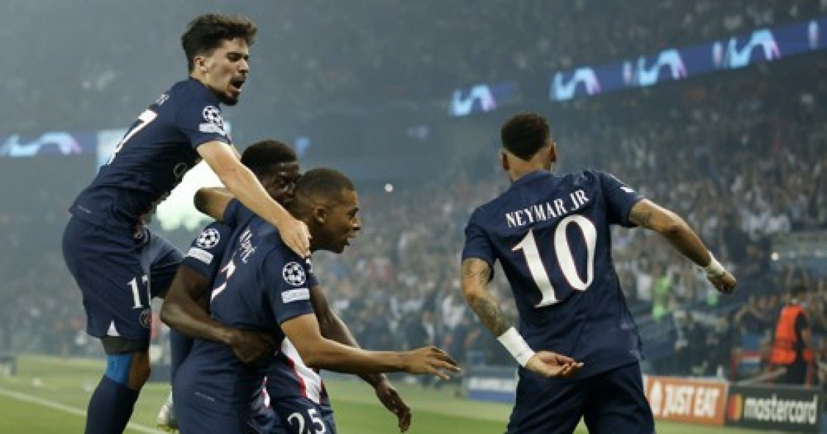 불화설 맞아?..네이마르 환상 패스→음바페 선제골 합작 [UCL H조]