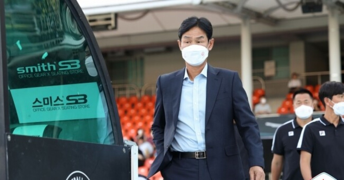 [k1.live] '4-0 대승' 최용수 감독, "팬들께 한가위 선물 됐기를"