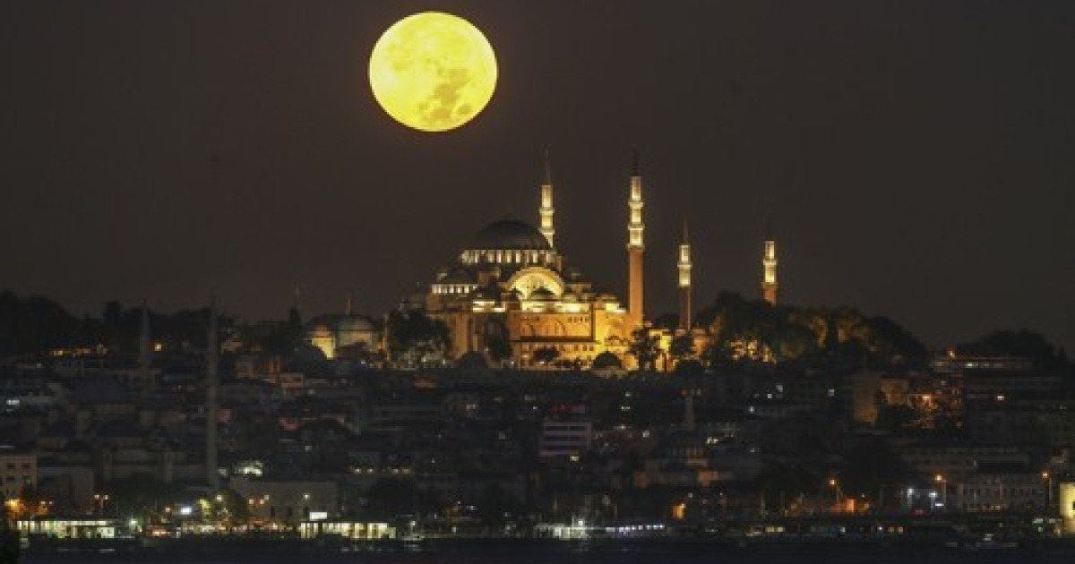 Turkey Full Moon