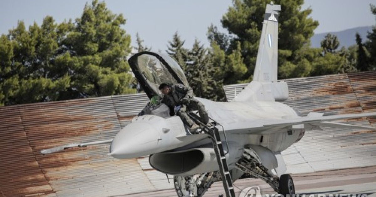 GREECE DEFENSE AIRFORCE F16 VIPER JETS