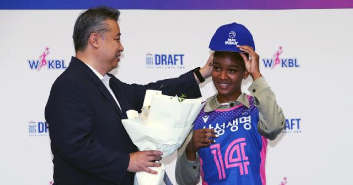 '현역 WNBA 선수' 키아라 스미스, 2022~23 WKBL 신인드래프트서 전체 1순위로 삼성생명행