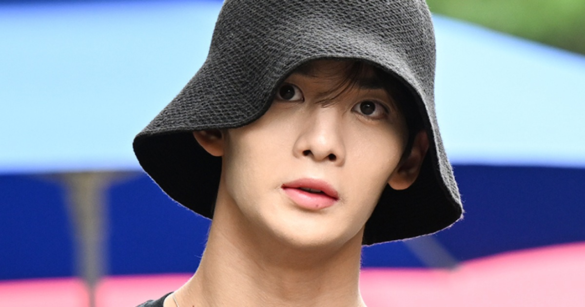 CIX 배진영, 거침없는 눈동자 [포토엔HD]