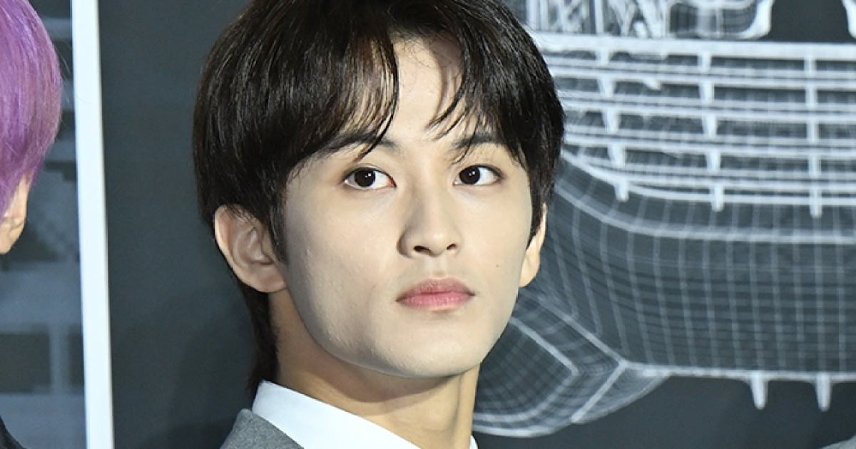 NCT127 마크, 분위기 있게 [포토엔HD]