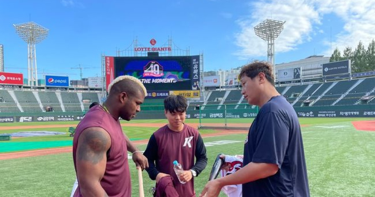 ML 야생마, KBO 레전드와 추억 공유.."이대호 유니폼, 집에 전시할 것" [오!쎈 부산]