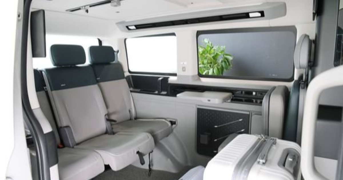 조수석 없고, 휠체어 쉽게 오르내려..현대차 PBV 인테리어 첫선