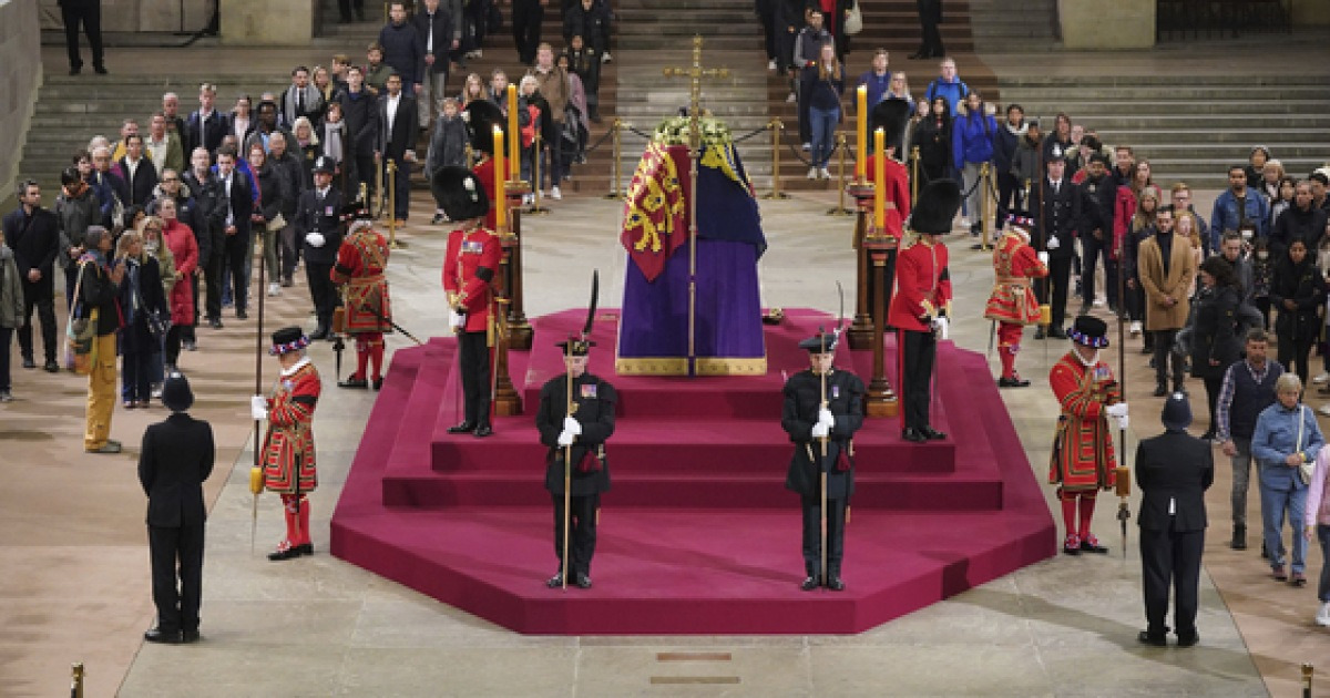 Yoon talks to royals, Japanese emperor, ahead of Queen Elizabeth's funeral
