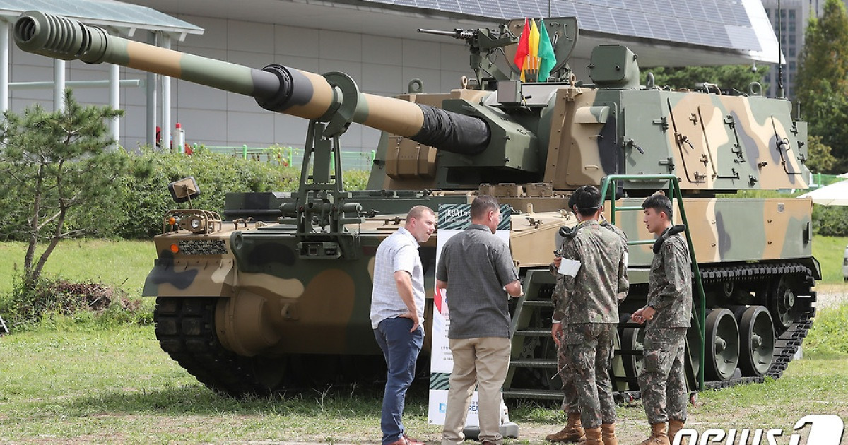 외국인들의 큰 관심 끄는 K9A1 자주포