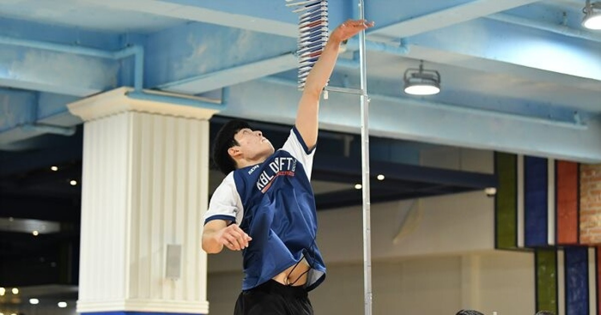 [JB포토] 2022 KBL 신인선수 드래프트 컴바인, 고려대 이두원 '압도적인 높이'