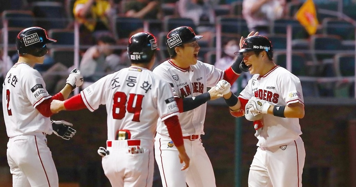 프로야구 1위 SSG·3위 키움 확실..NC, KIA보다 2승 더해야 5위