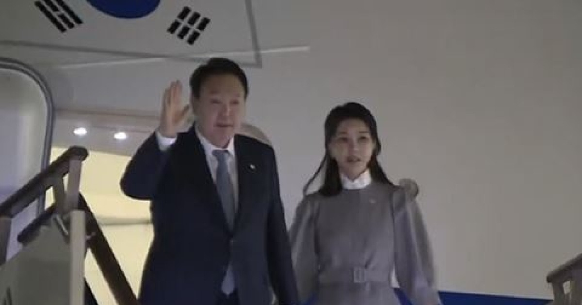 尹, 귀국길 기내 간담회도 생략..비속어 논란 진화 진땀