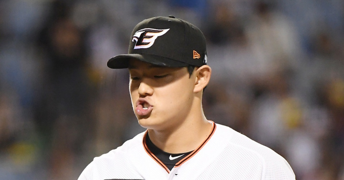 158km 문동주 내년 신인왕 재도전. 김서현과 연년생 5억팔 신인왕 경쟁 펼쳐진다[대전 현장]