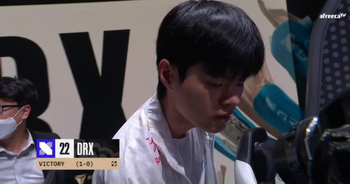 DRX, 중국 RNG 대파.. 첫 단추 잘 끼웠다 [롤드컵]