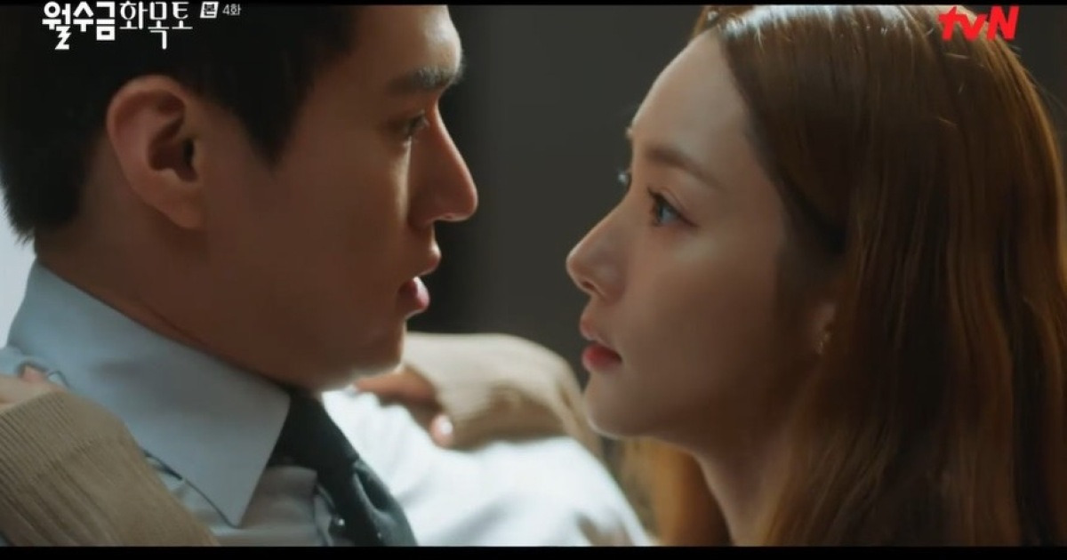 '월수금화목토' 박민영, 고경표와 스킨십 → 진경과 무슨 사이일까 [★밤Tview]