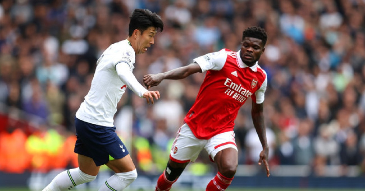 [EPL 리뷰] '퇴장 변수' 토트넘, 아스널에 1-3 완패..'SON 2G 연속골 무산'