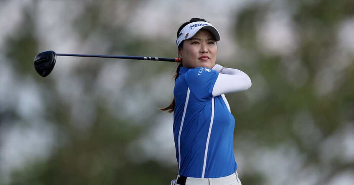 유소연, 어센던트 LPGA 2R 공동 9위..선두 헐과 6타 차