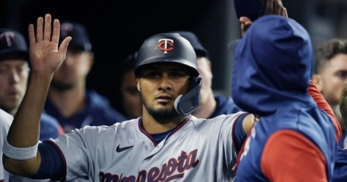 Twins Tigers Baseball