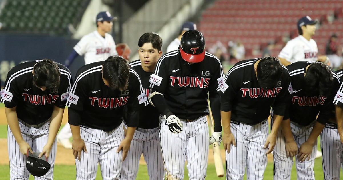 갈 길 바쁜 LG, NC에 2연패.. SSG, 정규시즌 우승 매직 넘버 '1' (종합)