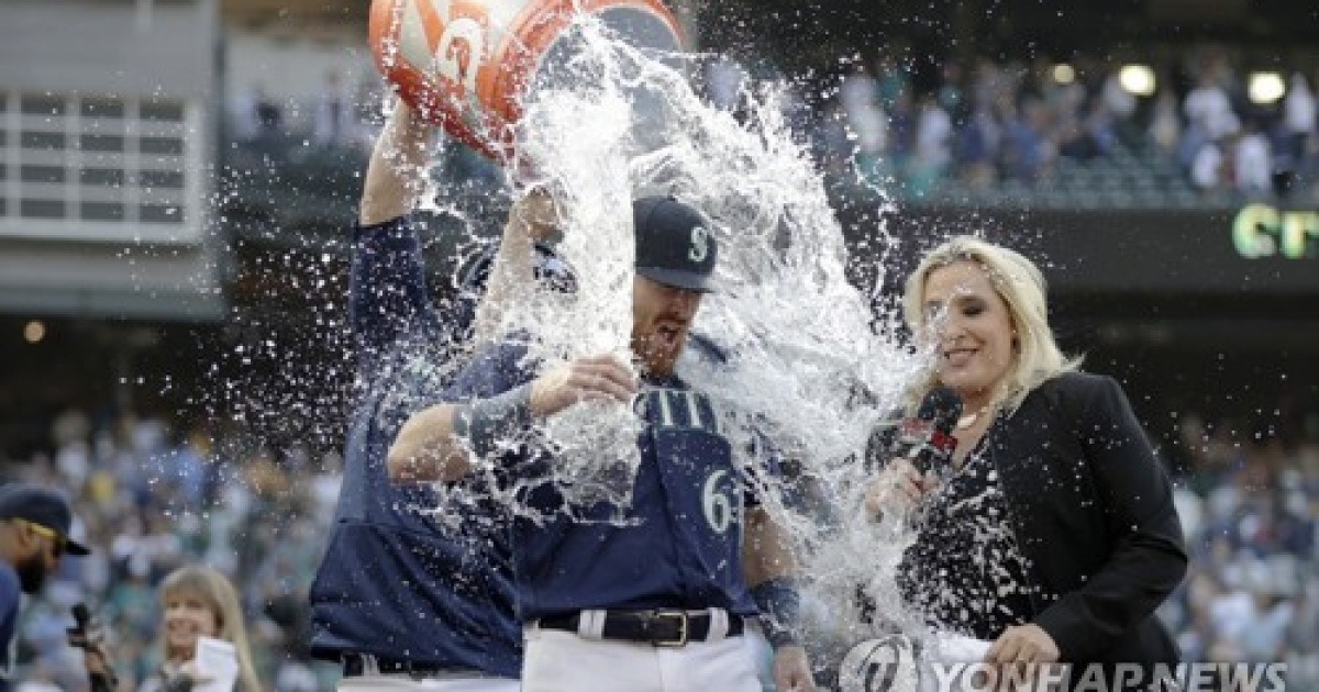 APTOPIX Athletics Mariners Baseball