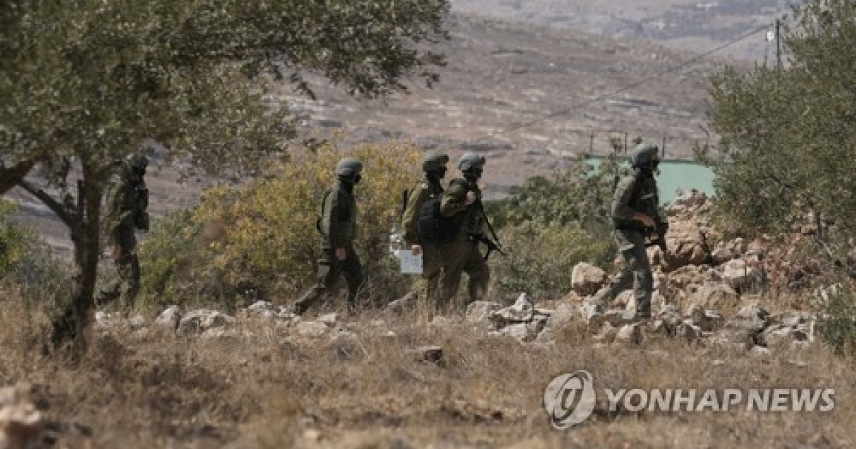 CORRECTION Israel Palestinians