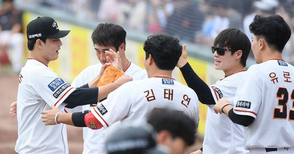 '문동주 첫승!' 한화 6연패 탈출, SSG KS 직행 저지[대전 리뷰]