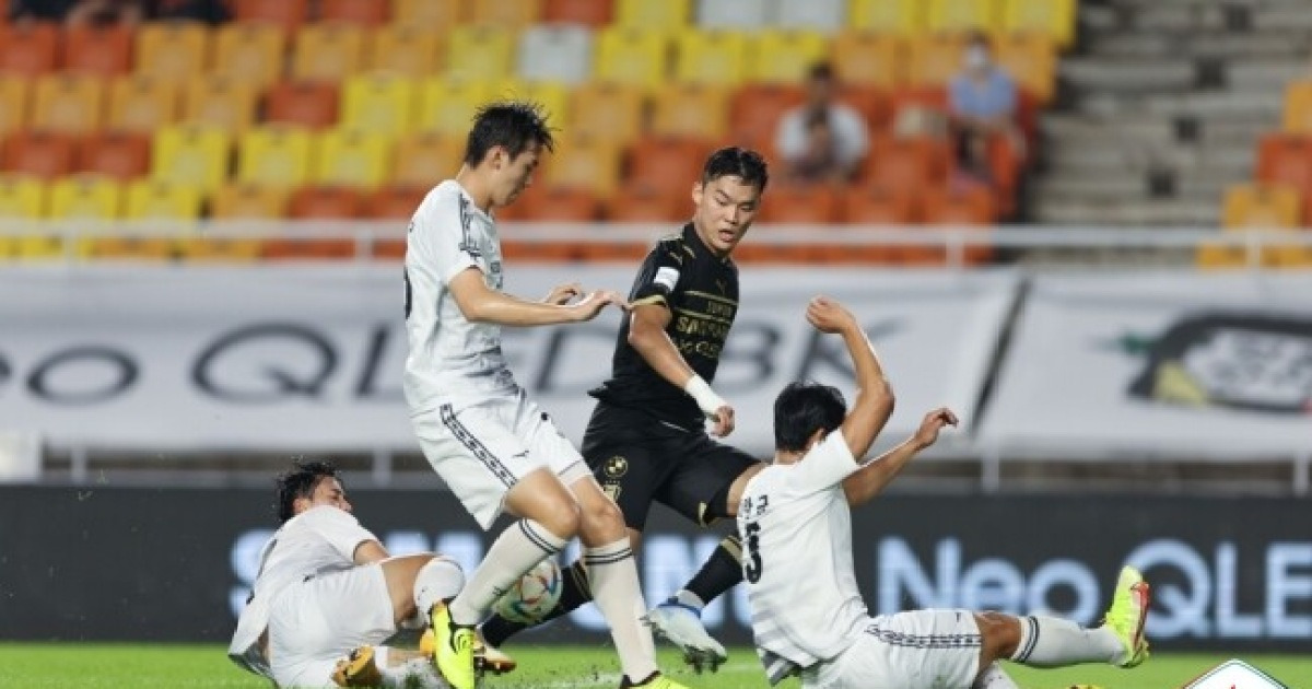 [k1.live] '뮬리치 벤치-오현규 선발' 성남-수원, 선발 명단 공개